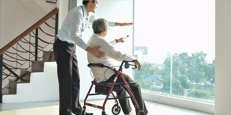 Choosing the Best Walking Aids for Daily Use