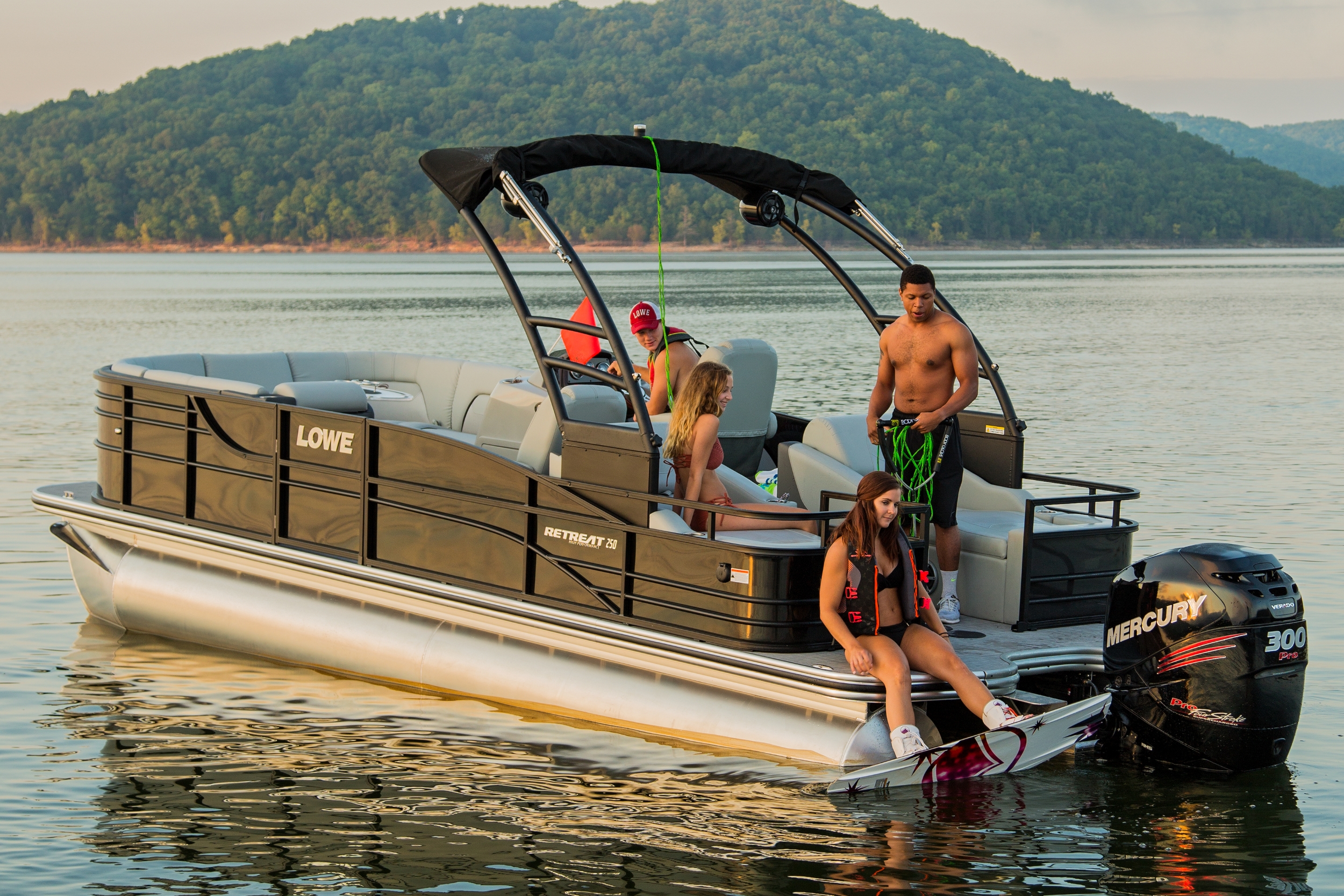 Pontoon Boat Buying Guide | Mid-Carolina Marine