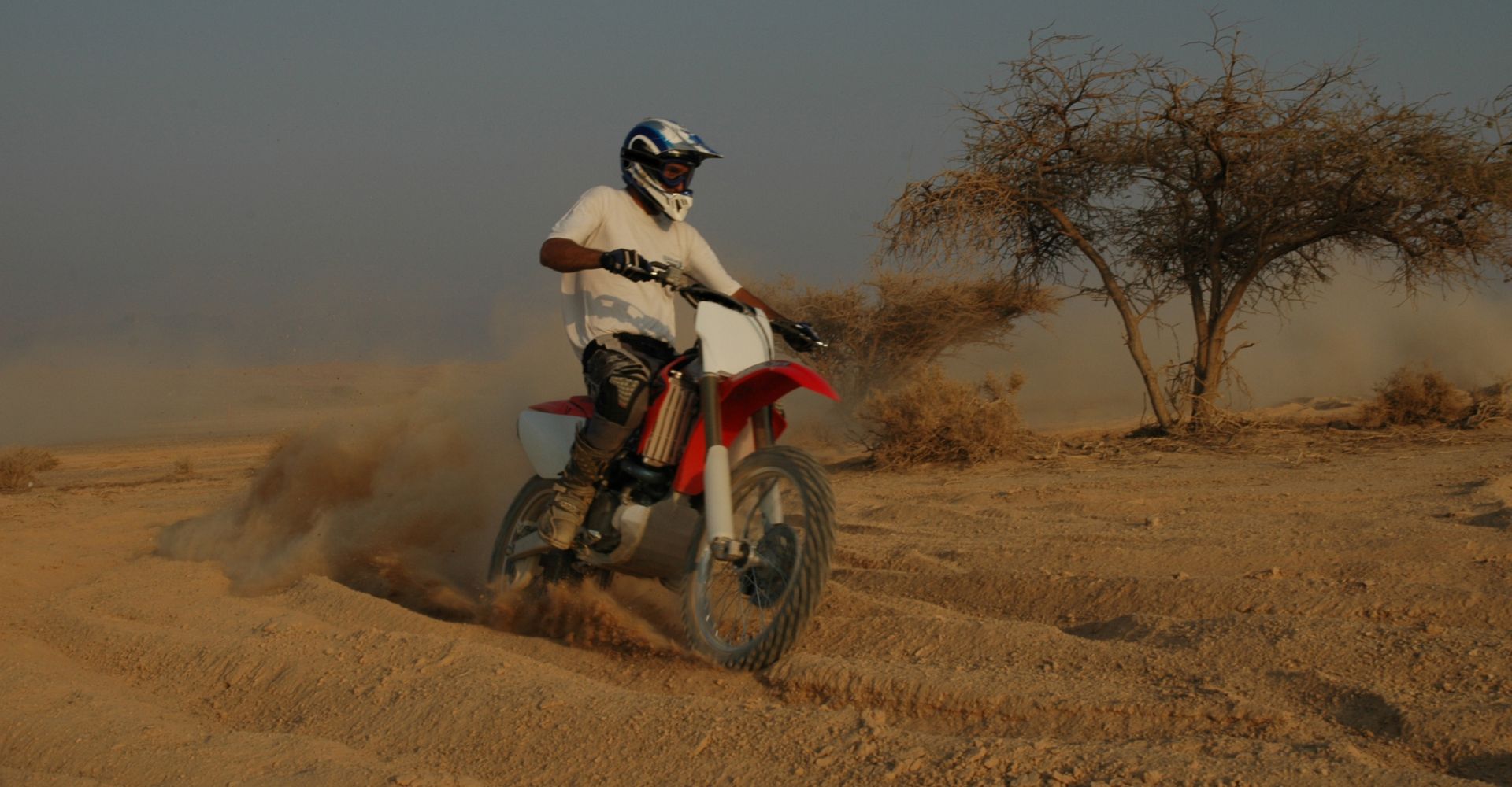 How to Ride a Dirt Bike Through Sand and Loose Terrain | Weller Rec Blog
